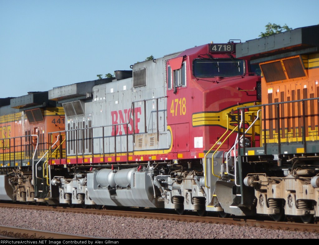 BNSF 4718 Westbound